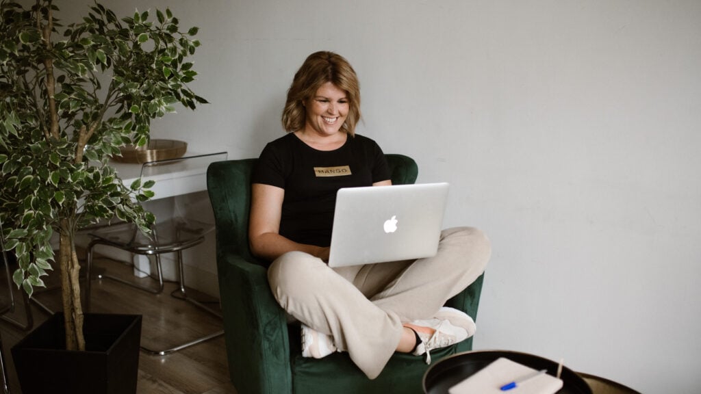 Exclusive Interview with Stephanie Steggehuis - Hustle Weekly